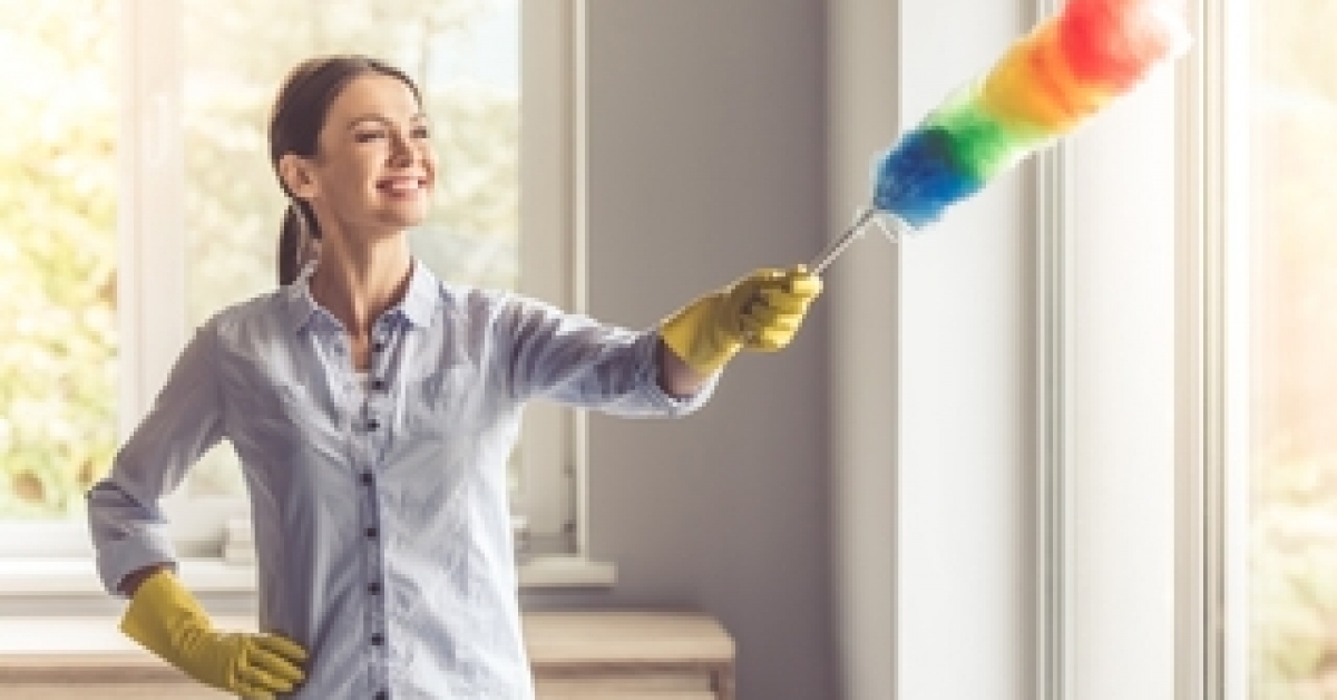 Ezzel a 200 forintos keverékkel fújd be a bútorokat és elfelejtheted a ...